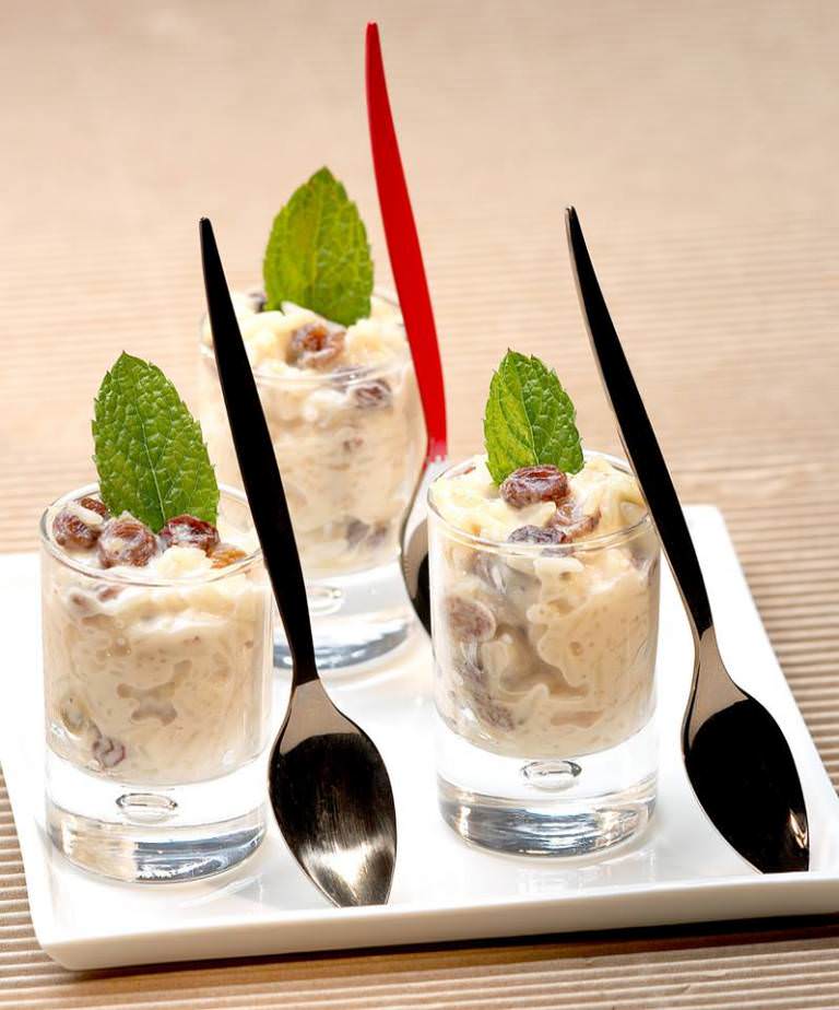 Riz au lait au raisins et rhum unz recette crémeuse, avec les raisins ...