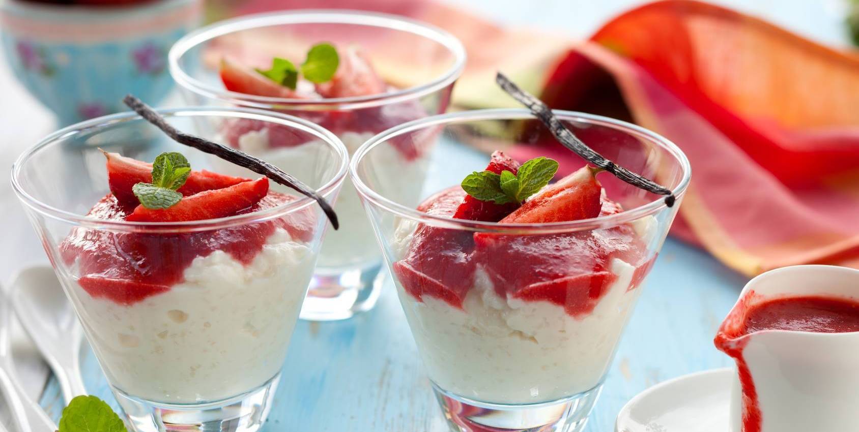 Riz au lait d'amande et fruits rouges un dessert crémeux et fruité Les ...