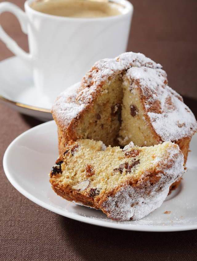 Gâteau aux raisins secs et noix un délicieux gateaux parfait pour le ...