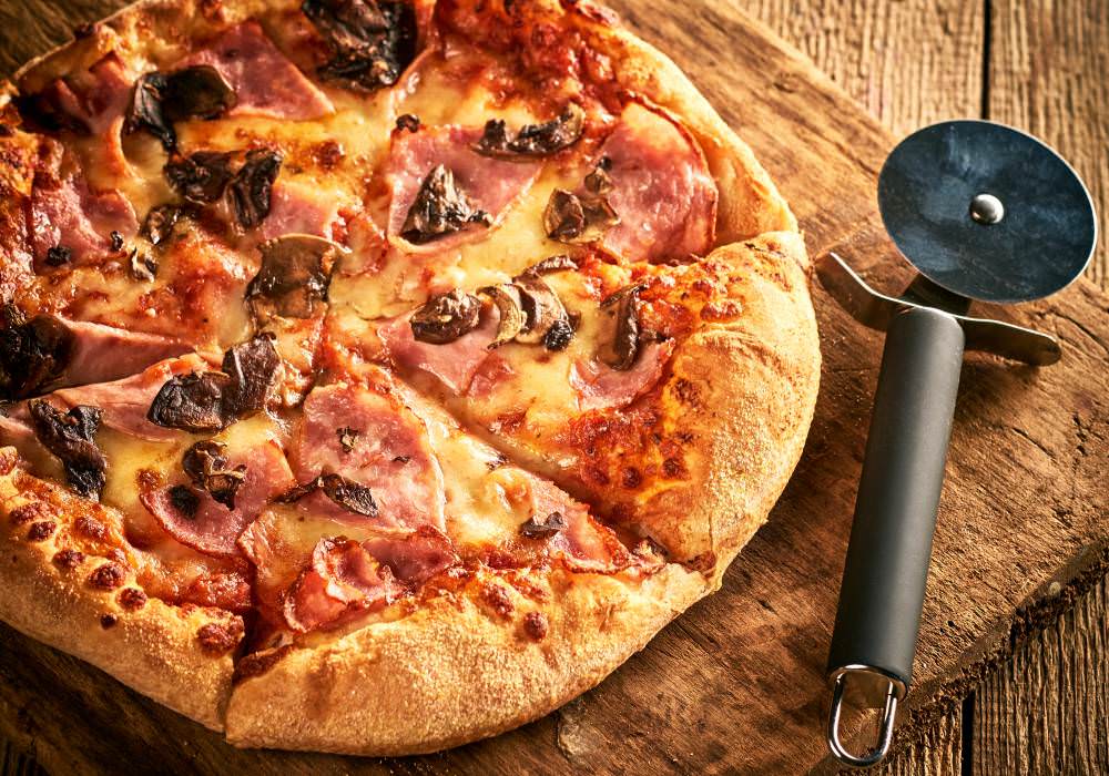 Recette de la Pizza Regina recette italienne recette Pizza Regina ...