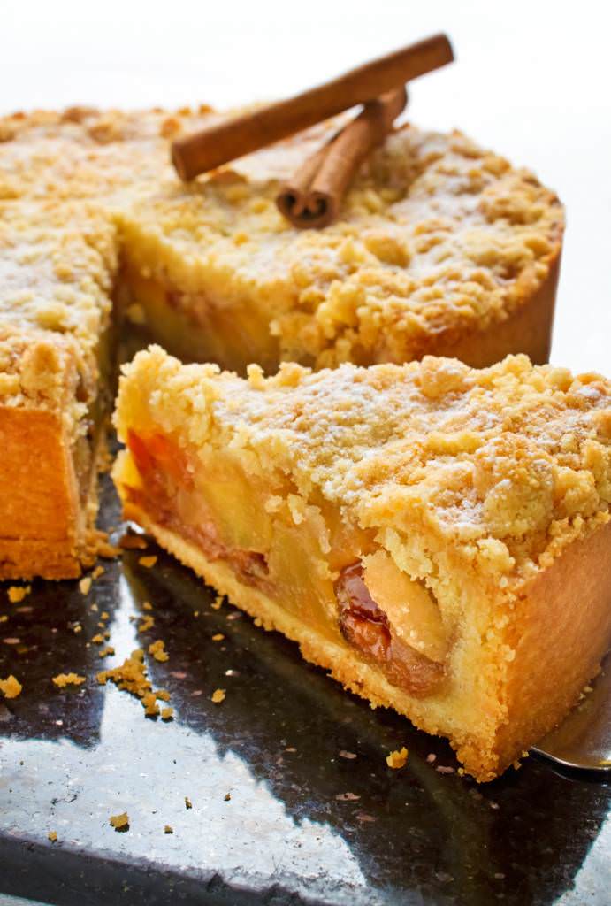 Tarte pommes et bananes façon crumble - Les recettes de cuisine et mets