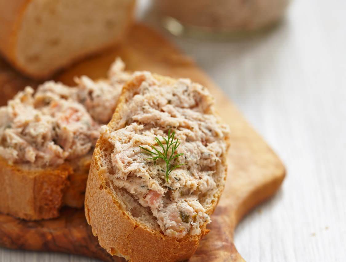 Rillettes aux deux saumons et chèvre frais à servir sur des toasts ...
