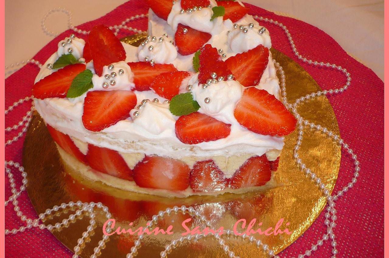 Fraisier en forme de coeur un gateau spécial fête des méres superbe et ...